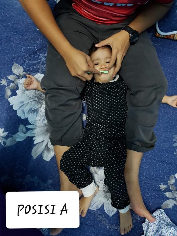 Dua Posisi Berus Gigi Anak 4 Tahun Ke Bawah Dan 5 Tahun Ke Atas Yang ...