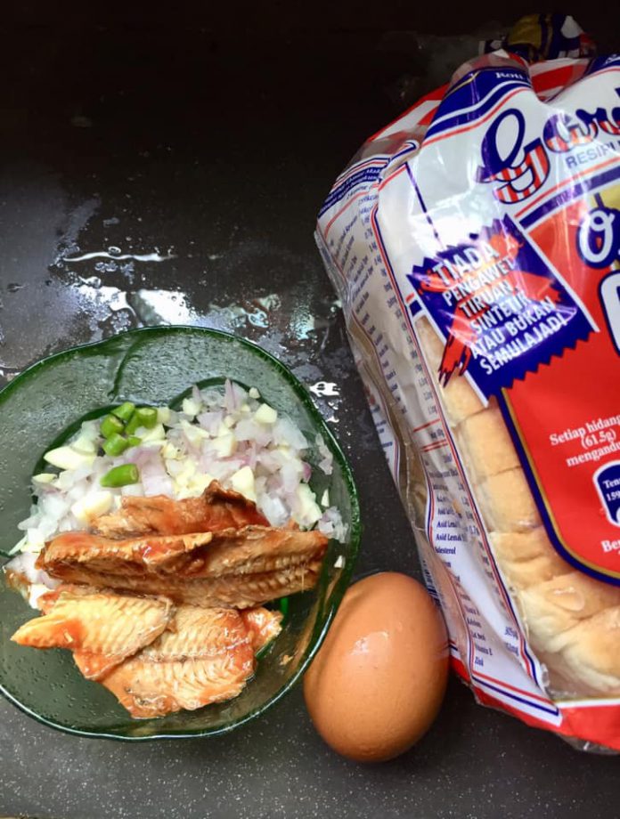 Resipi Roti Sardin Pattaya, Cuma Guna 3 Bahan. Buat Senang, Makan Berebut!