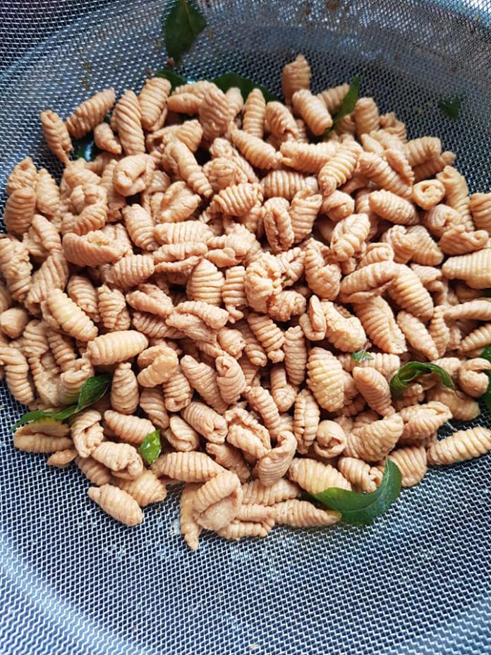 Kuih Siput Ranggup Cukup Rasa Rempah & Aroma Daun Kari. Sekali Makan ...