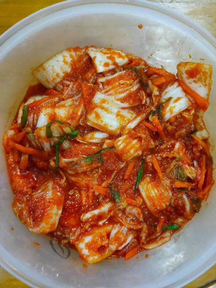 Resipi Kimchi Sedap Jilat Jari. Tambah Buah Lai Bikin Terangkat!