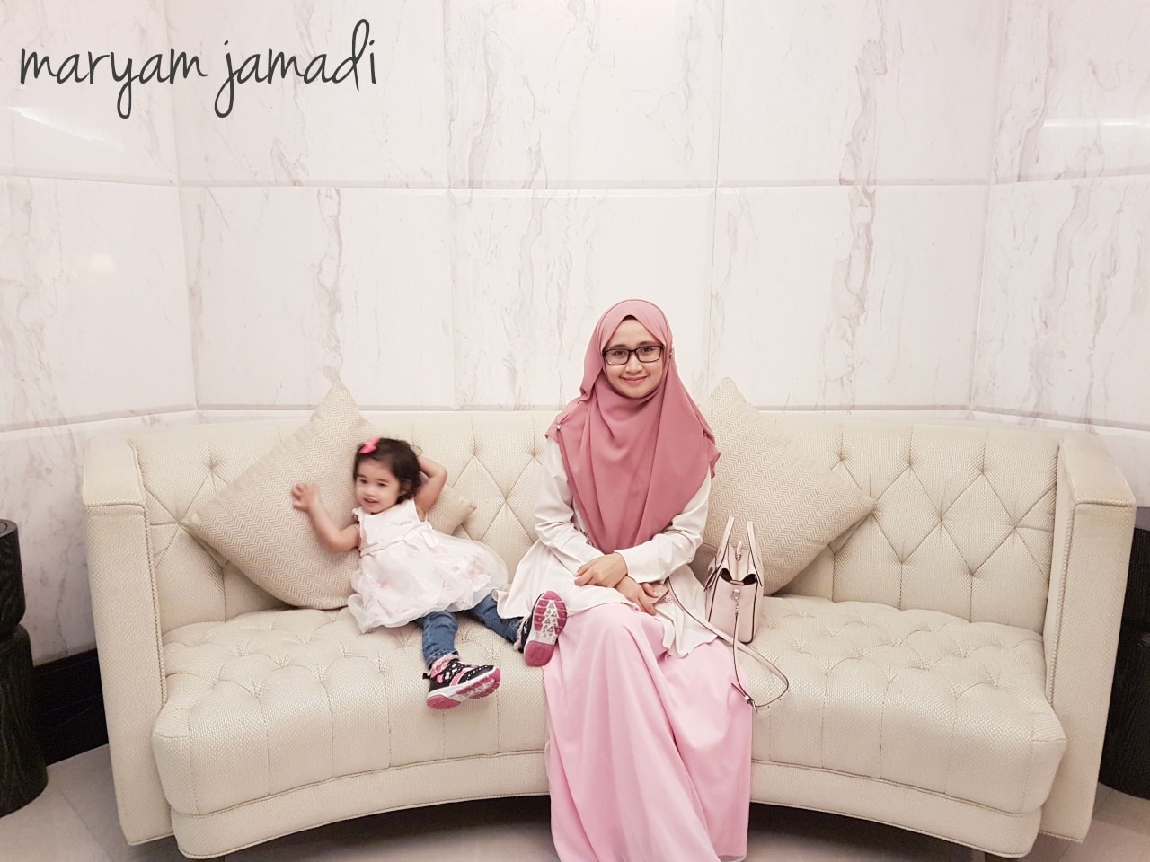 Sesekali Bisik Kata Manja Di Telinga Pasangan, Tengok Apa Jadi Lepas Tu!