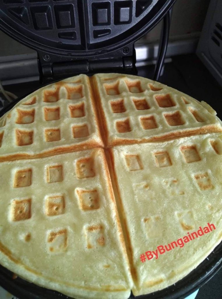 Resipi Waffle Yang Sedap Macam Dekat Kedai. Rangup Diluar, Lembut ...
