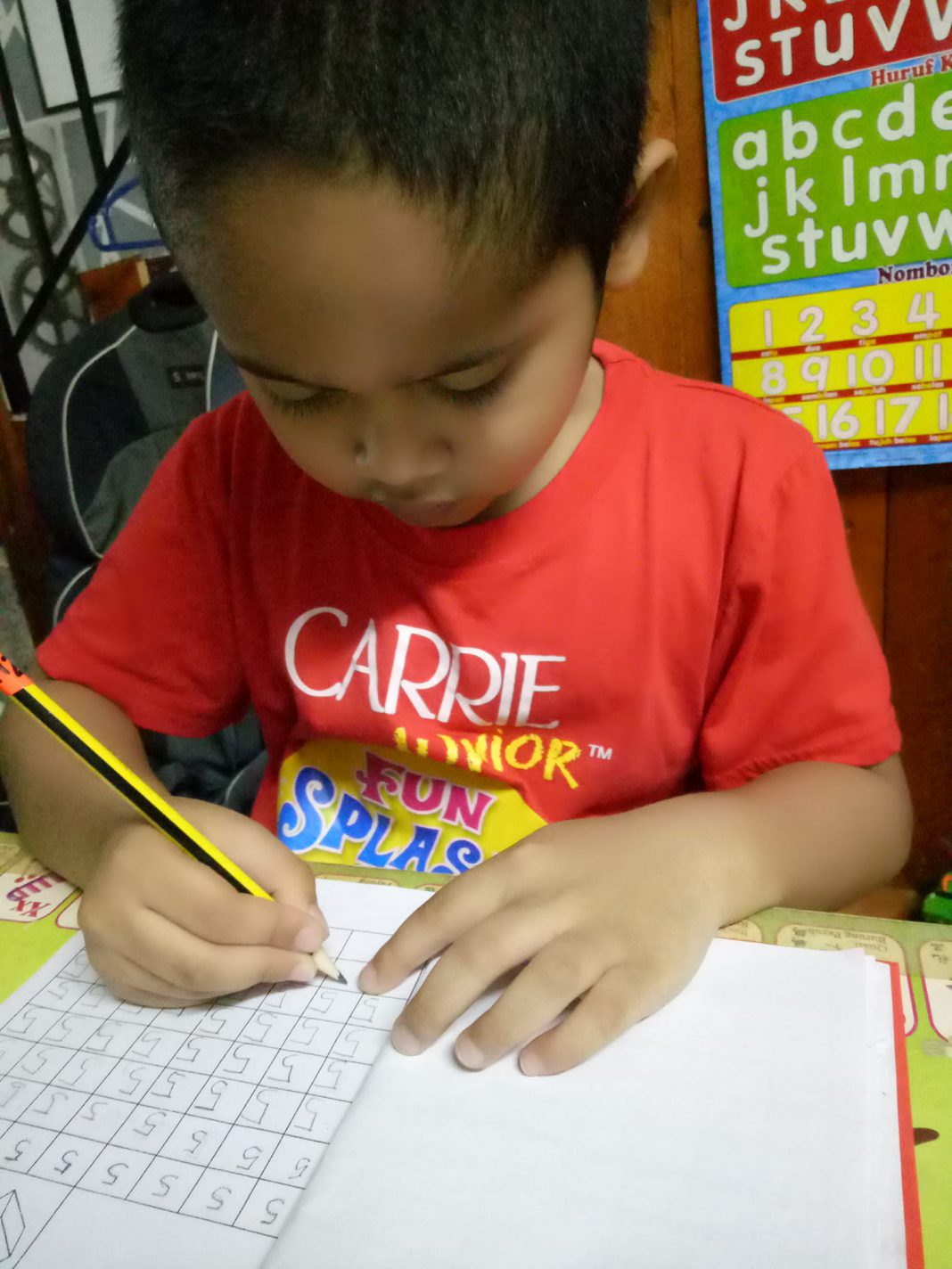 Cikgu Ini Ajar Teknik Mudah Nak Anak Cepat Kenal ABC, Membaca & Mengira