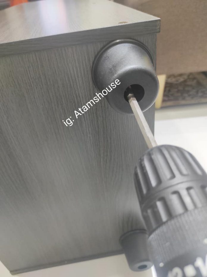 DIY Tempat Letak Beg Sekolah Anak. Hanya Guna Rak Buku, Tersusun ...