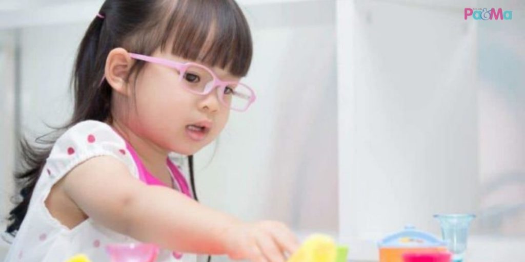 Suka Menyusu Botol Antara Penyebab Karies Gigi Anak, Ini Cara Cegah ...