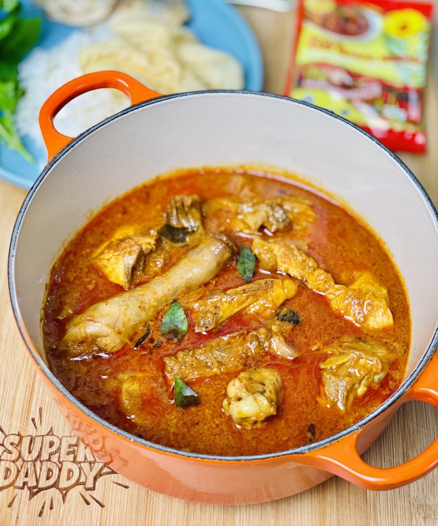Resipi Ayam Kari Masak Merah Pekat, Dua Rasa Dalam Satu Menu, Buat Nasi Bertambah!