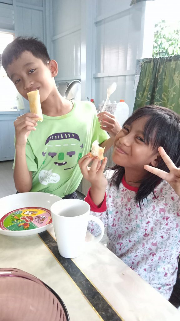 Popia Berinti Crab Stick Mayonis. Guna 4 Bahan Je, Sedap & Anak-Anak Suka!