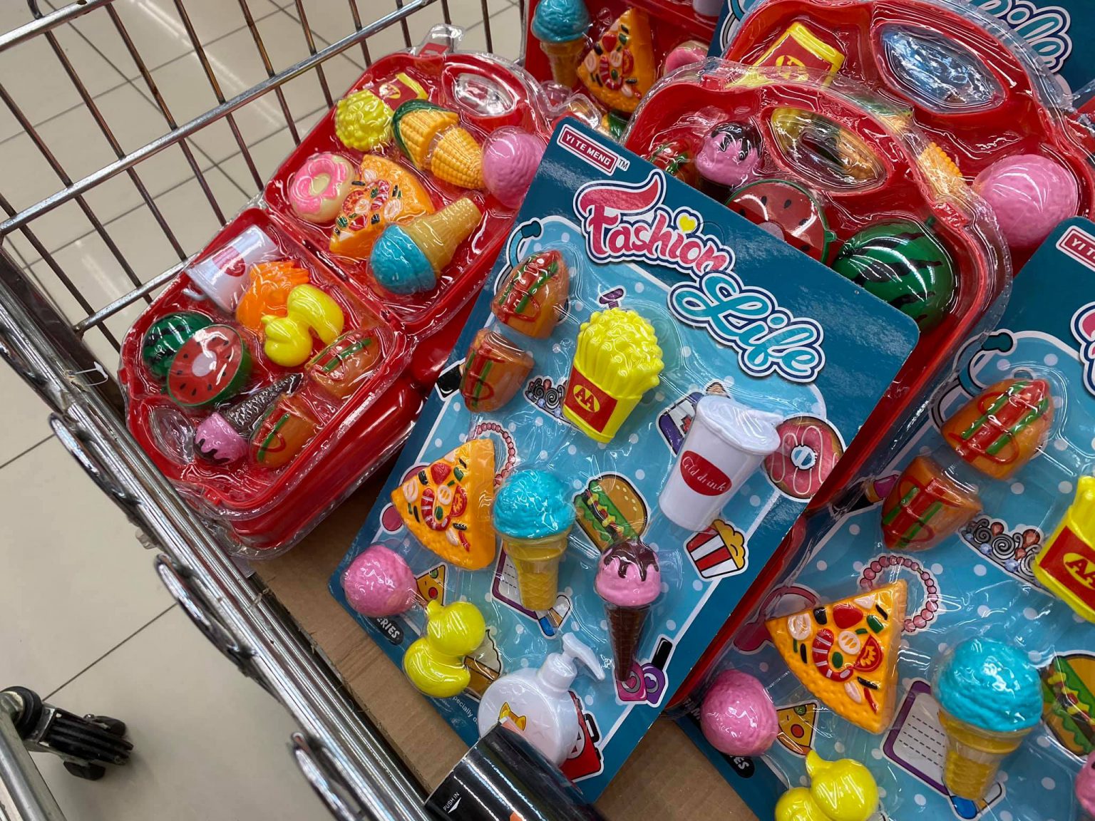 Tak Semua Mainan Mahal Bagus. Yang Murah Pun Tak Apa, Janji Bermanfaat!