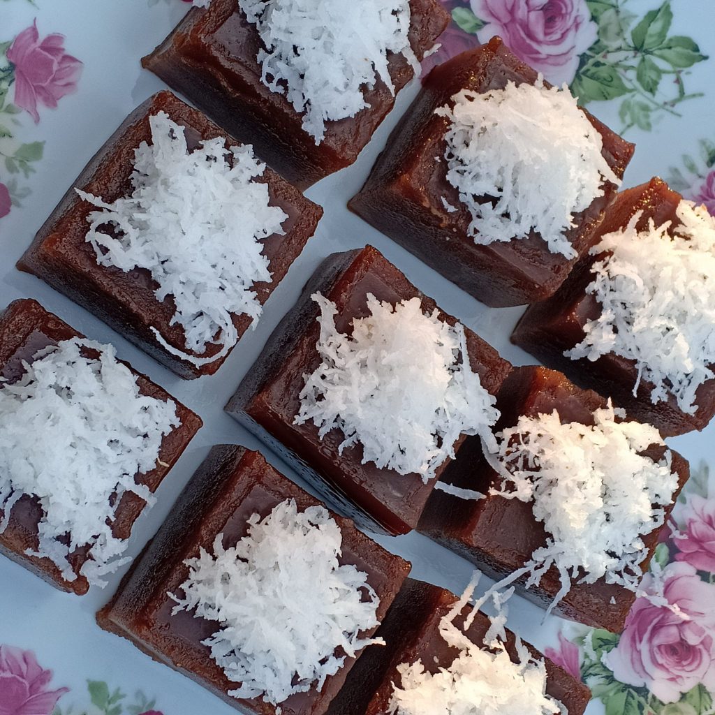 Resepi Kuih Kaswi Yang Lembut & Sedap, Hanya Guna Sukatan Cawan!