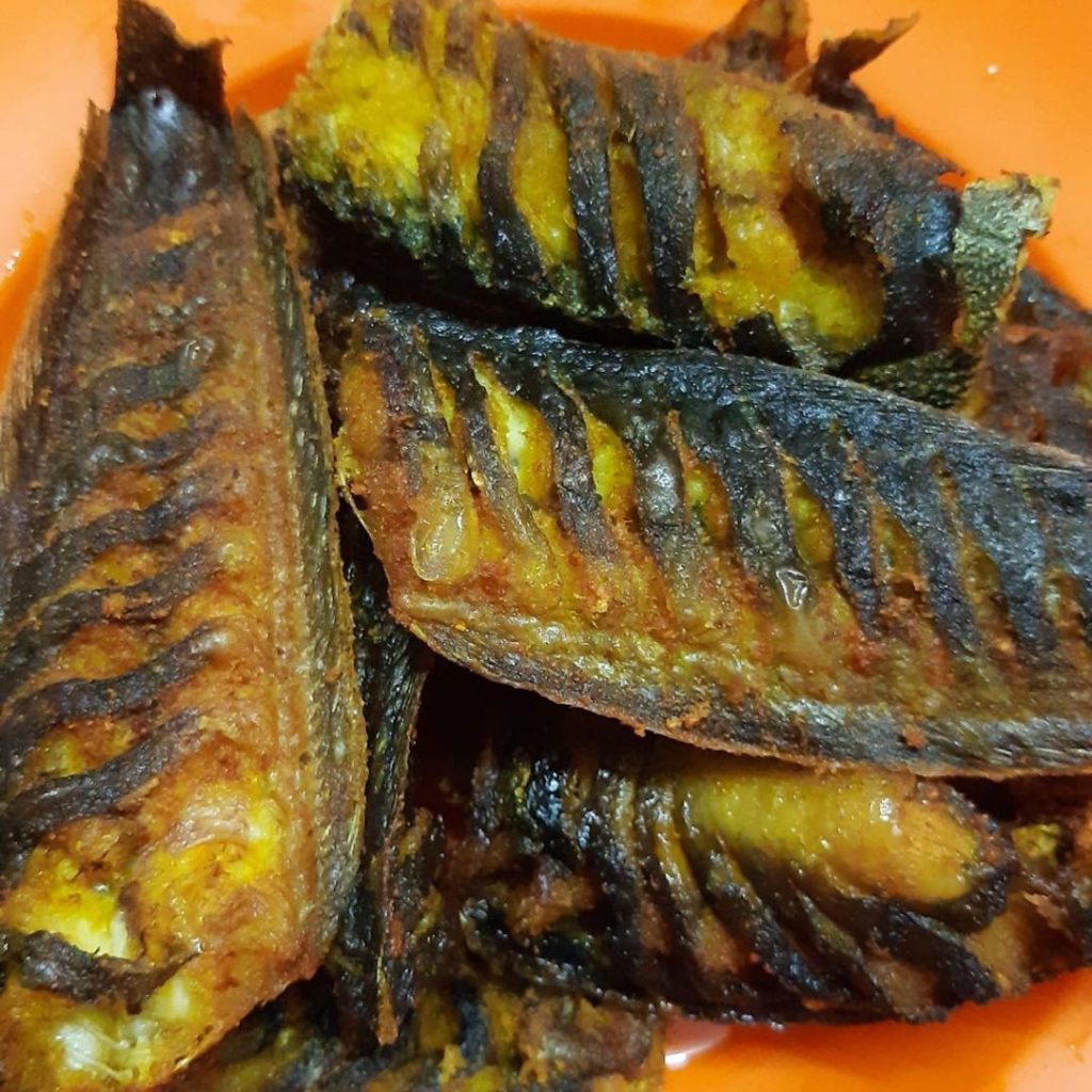 Petua Hilangkan Lendir Ikan Keli Elak Meletup Masa Menggoreng