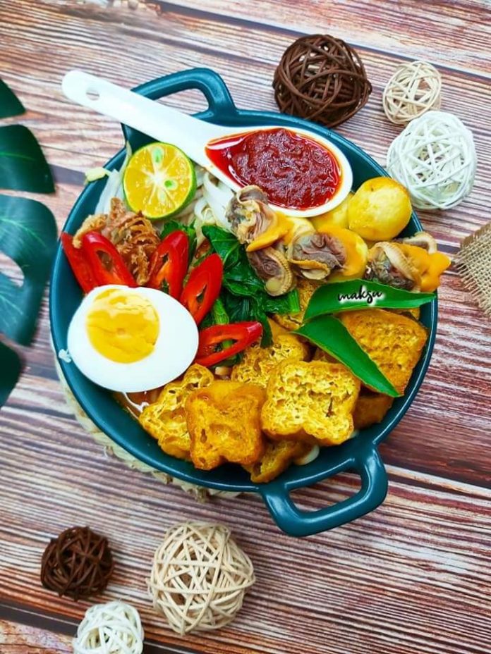 Resepi Mee Kari Simple Untuk Rumah Terbuka, Memang Padu!