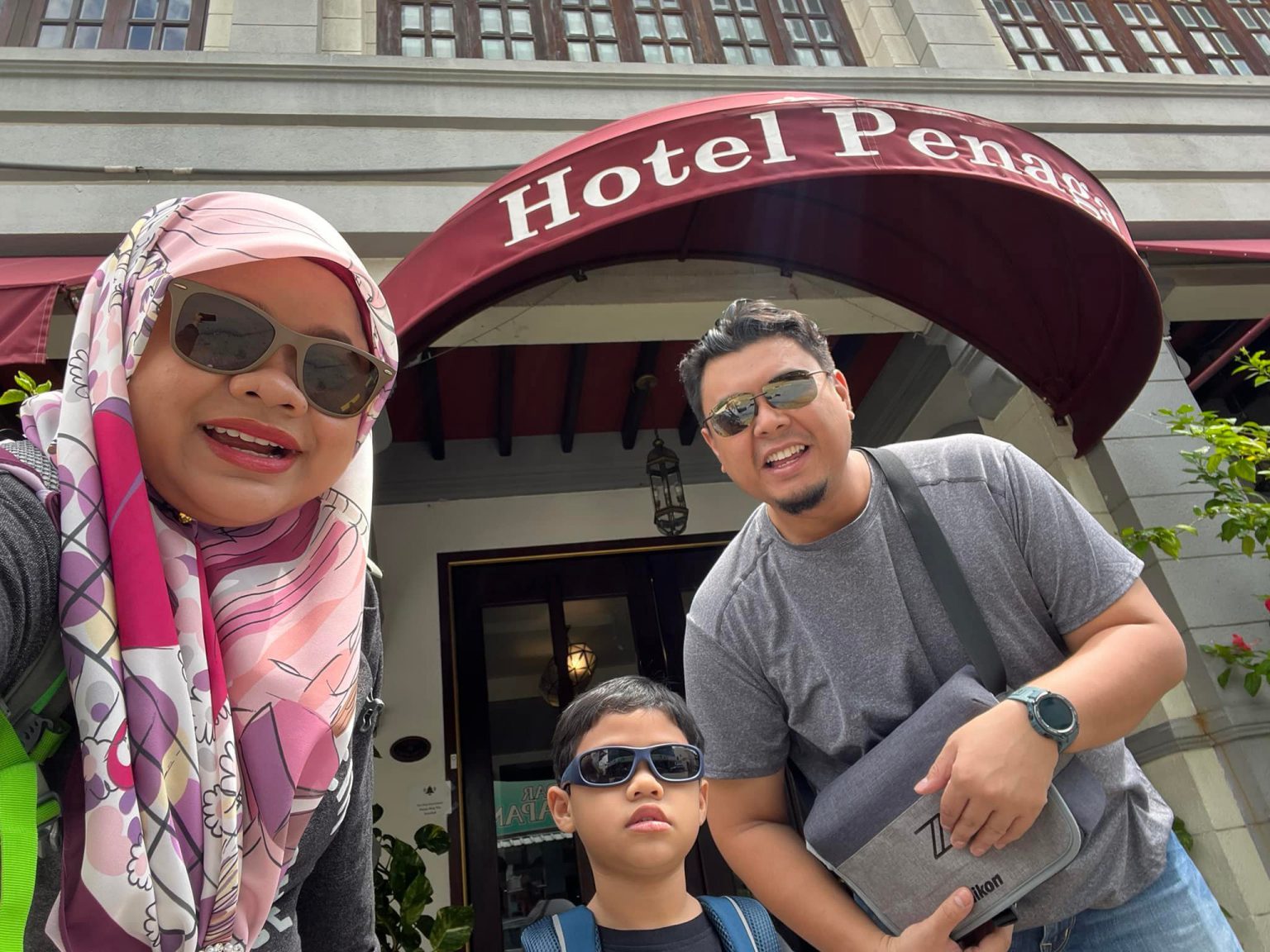 "Naik ETS, Feri & Bas" Ibu Kongsi Tip Percutian Backpack Dengan Anak Kecil