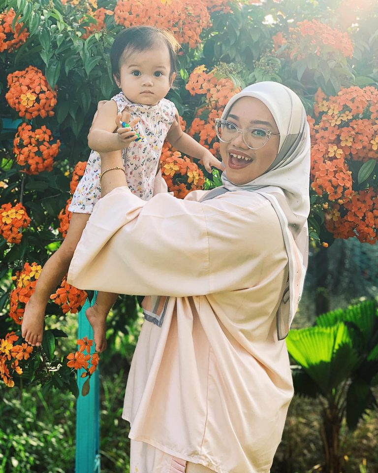 Tak Perlu Cakap, Bila Cium & Peluk Anak Dia Tahu Kita Sayang. Selalulah ...