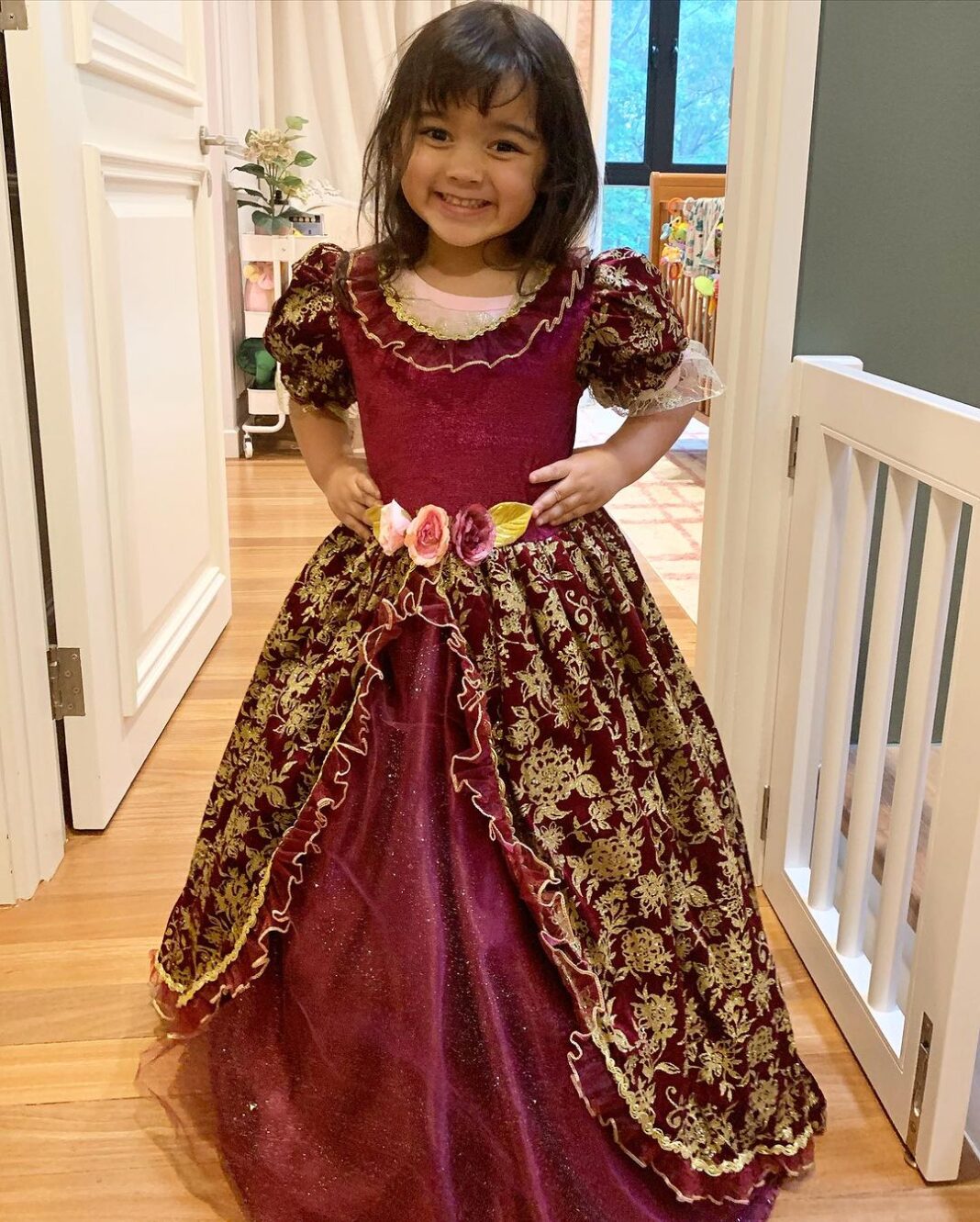 Comel Anak Che Puan Sarimah Ibrahim, Betul-betul Mewarisi Kecantikan Ibunya